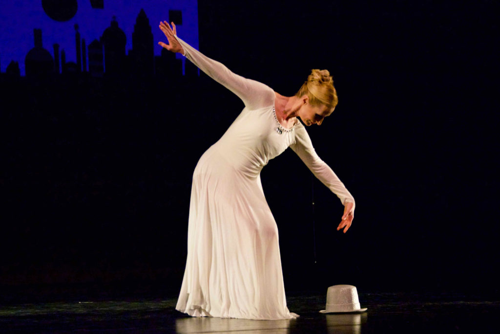 La Professeure – Studio de la Danse